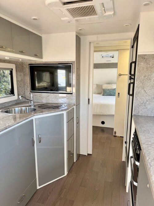 Elite Ballistic 22ft 6 Off Road 2015 – Sundowner Caravans