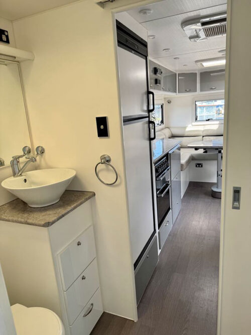 Elite Ballistic 22ft 6 Off Road 2015 – Sundowner Caravans